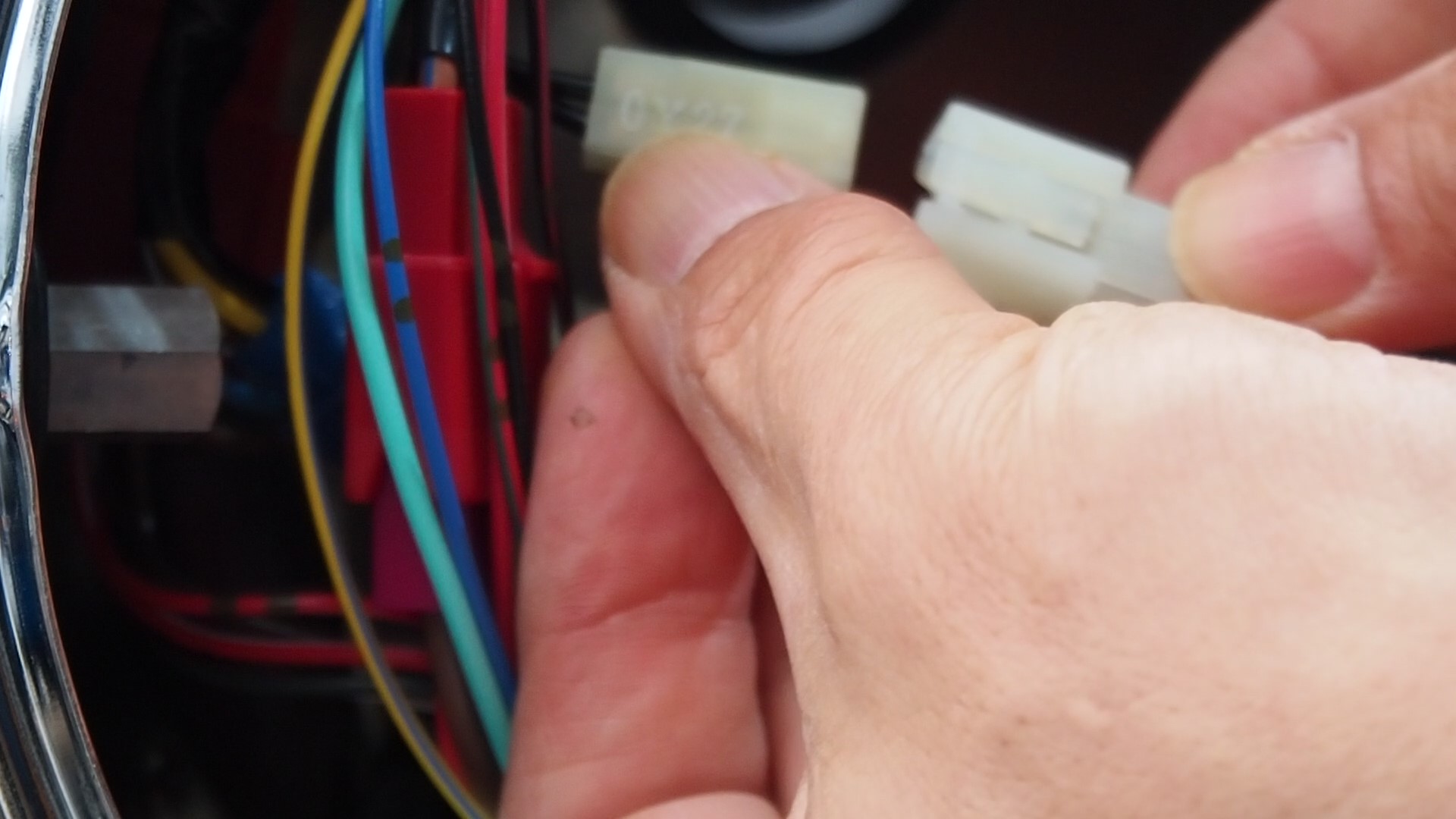 【SR400 電源取り出し】 安全確実なDEITONA バイク専用USB電源取付け方2選 ライダー歴20年でSR 400ファイナルエディションリミテッドにのる”猫山”ほのぼのブログ | 猫山 ...